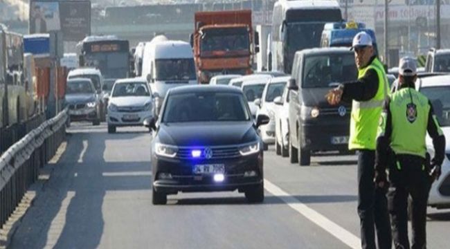 Kamuda çakar lambaya yasak... O araçlarda artık kullanılamayacak ... Kamuda çakar lambaya yasak... O araçlarda artık kullanılamayacak ...