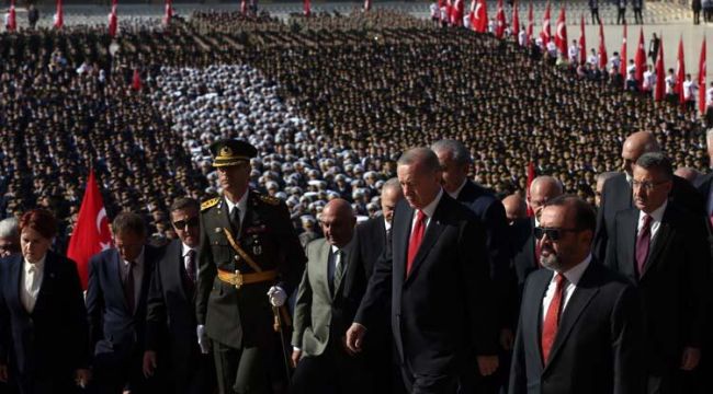 Cumhurbaşkanı Erdoğan'dan Anıtkabir'e ziyaret - Gündem - İzmir gündemi Cumhurbaşkanı Erdoğan'dan Anıtkabir'e ziyaret - Gündem - İzmir gündemi